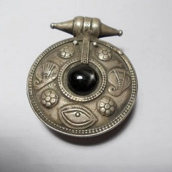 The "starry" stones - Black Star - Ruby star - Il mondo di Wit